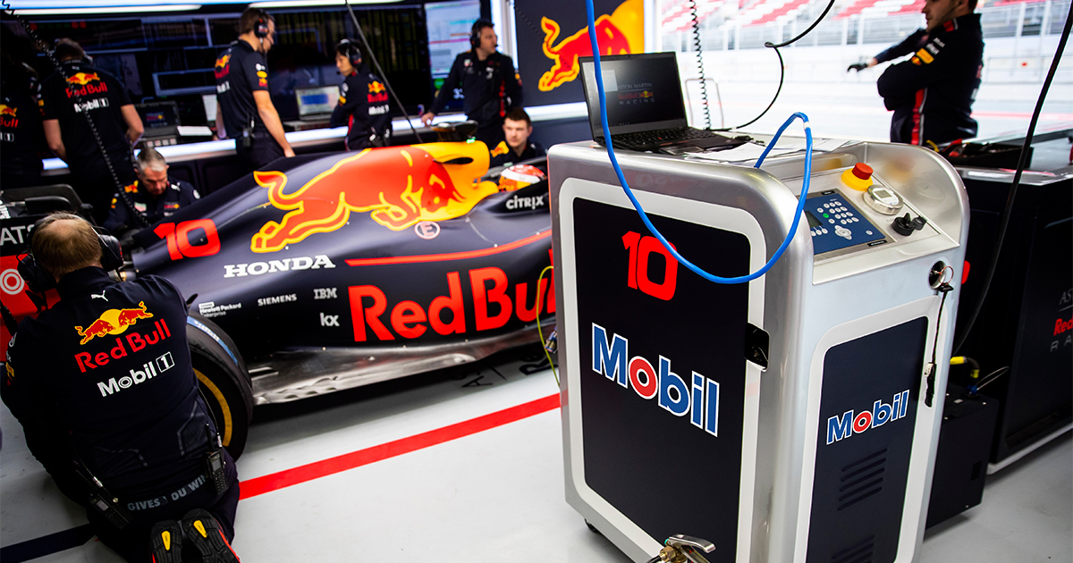 Oracle Red Bull Racing i Mobil 1™
